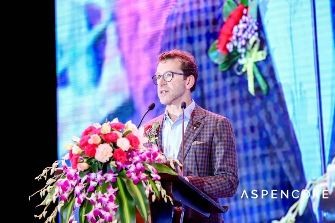 Roger Hall：为5G网络带来高性能的RF – 射频技术研习社 - EEWORLD电子工程世界